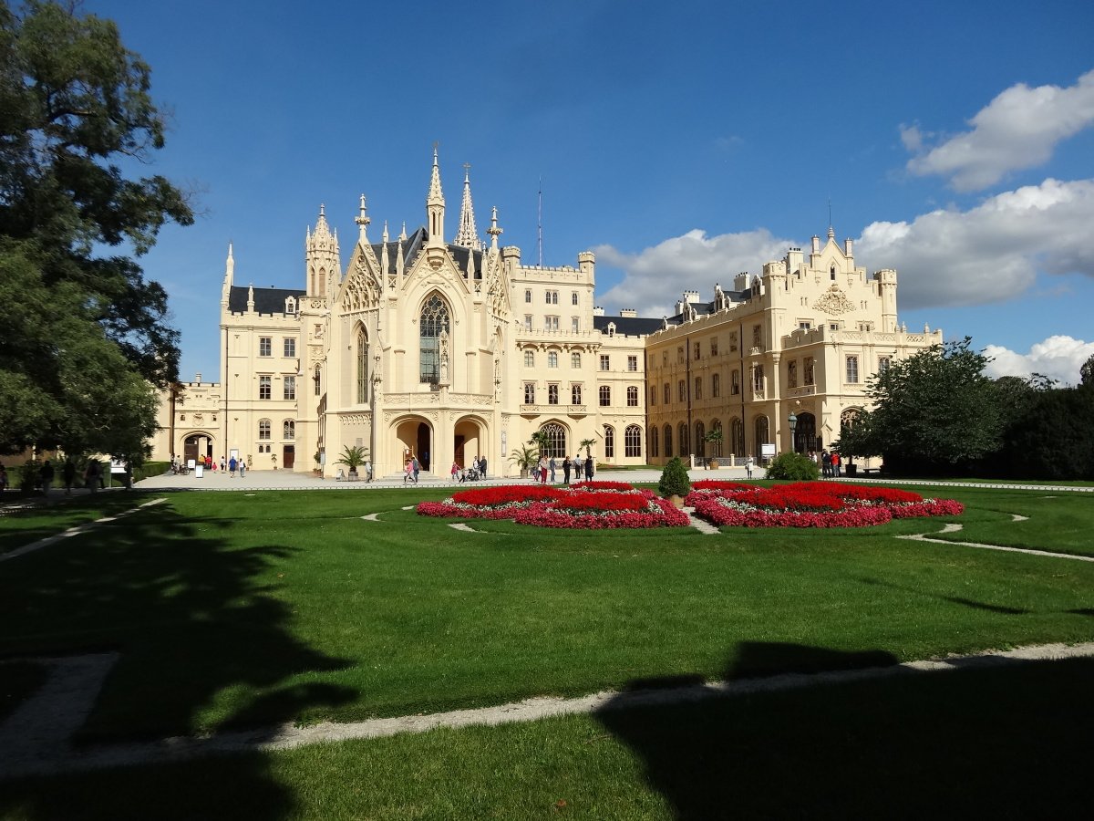 Zámek Lednice | Chaty a chalupy od DDS TOUR